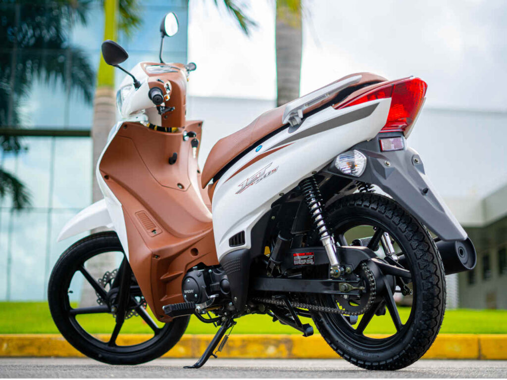 Motos que não precisam de CNH: mito ou verdade? Entenda